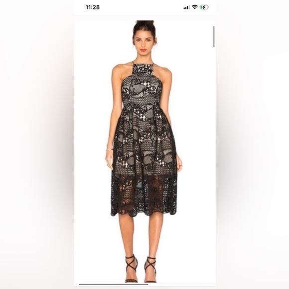 Elliatt | Dresses | Elliatt In The Air Black And White Lace Halter ...